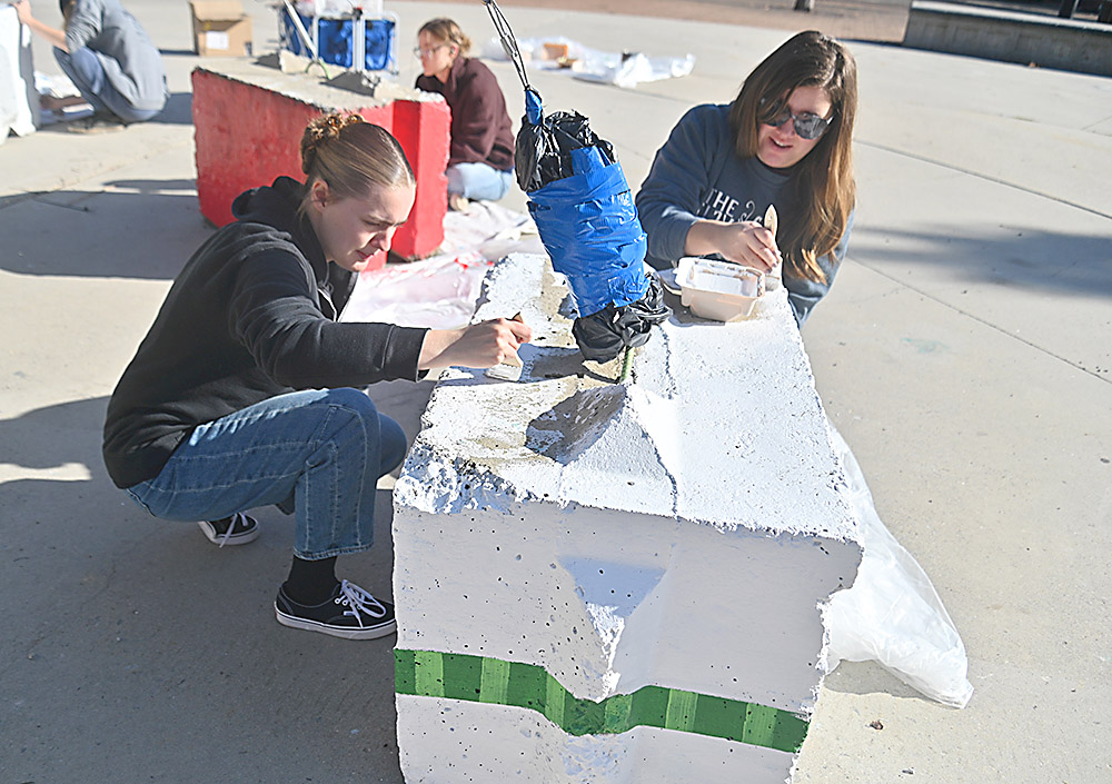 Altoona HS Heritage Plaza painting 05 | News, Sports, Jobs - Altoona Mirror